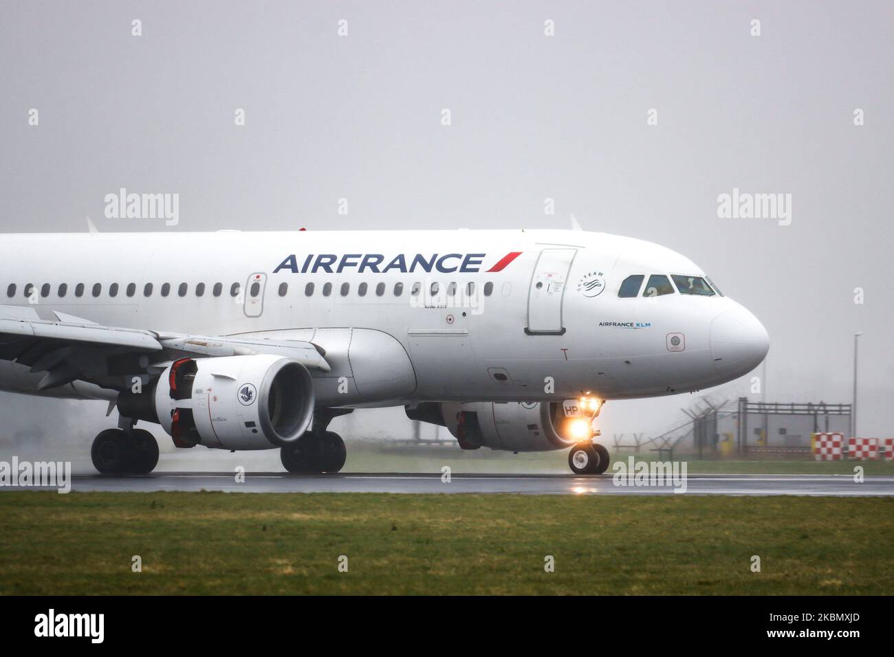 Air France Airbus A319 commercial aircraft landing and taxiing at ...