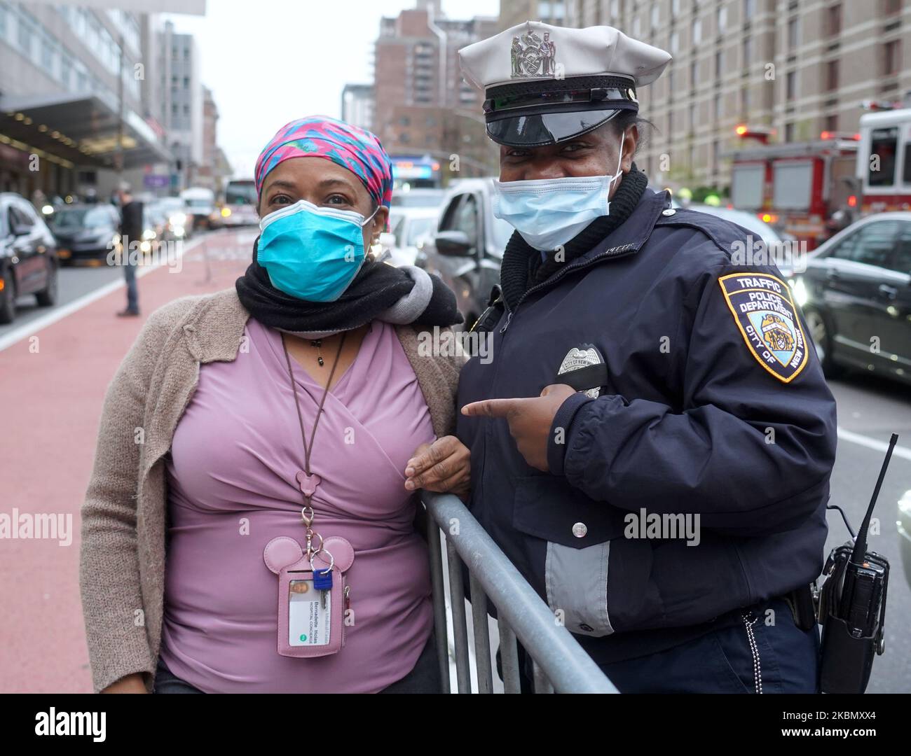 Police officer hospital us hi-res stock photography and images - Alamy
