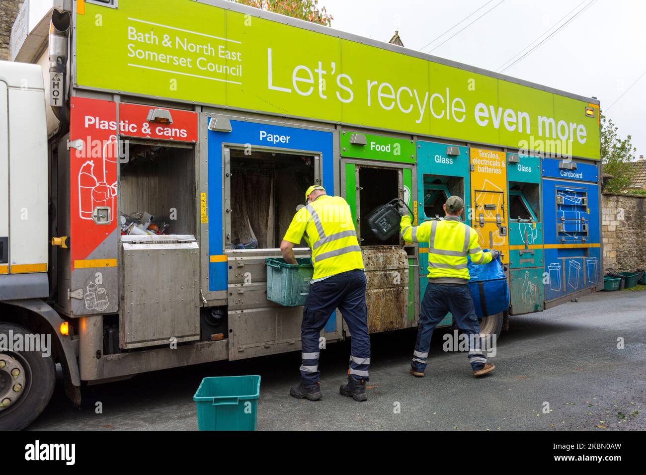 Recycling operatives hi-res stock photography and images - Alamy