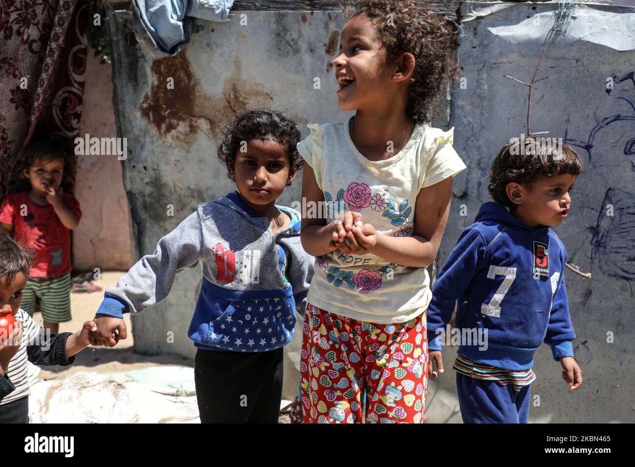 Poor family home 2020 hi-res stock photography and images - Alamy