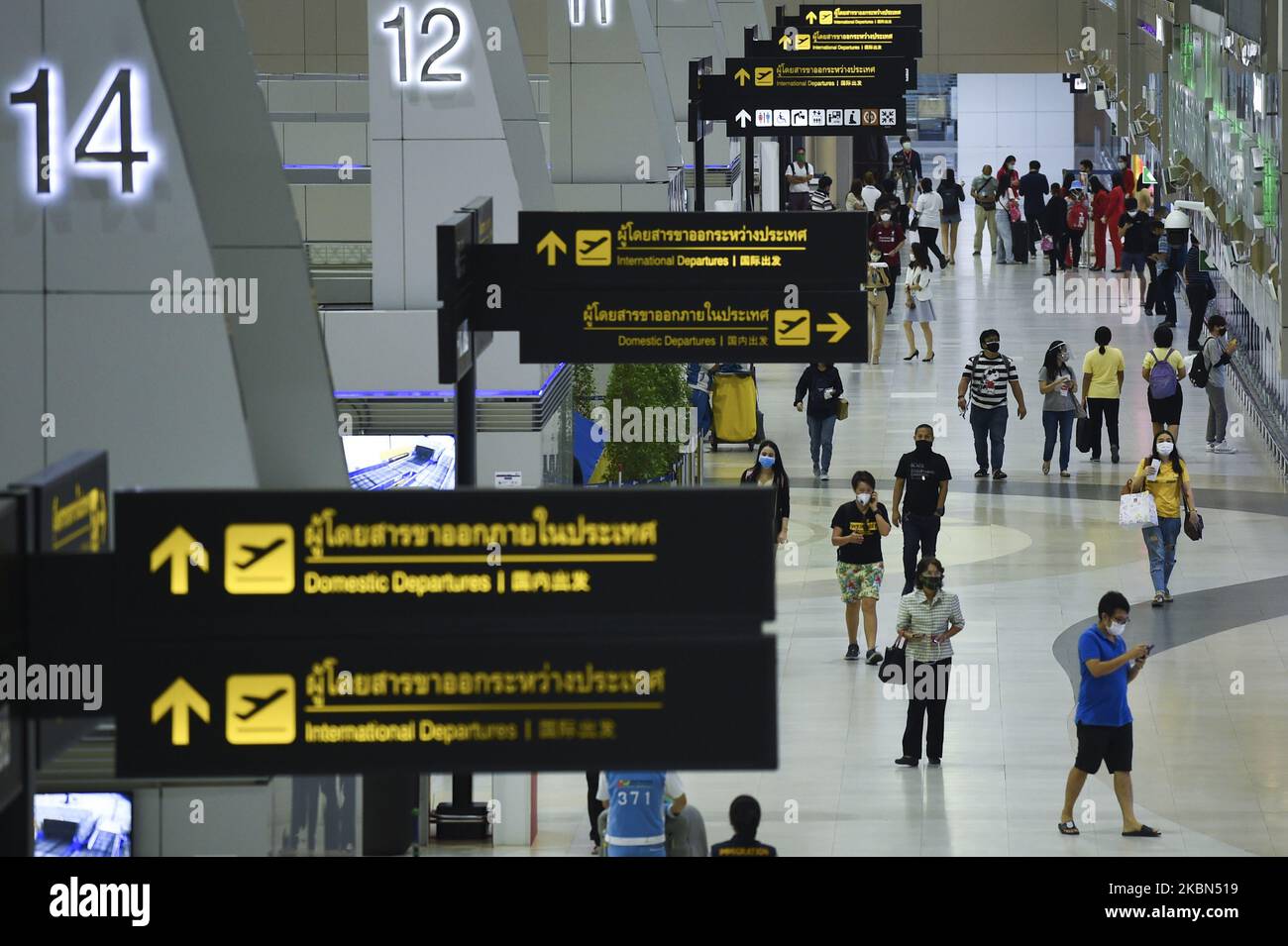 Passengers At Don Mueang Airport After Flying Airway Resumed Flights On