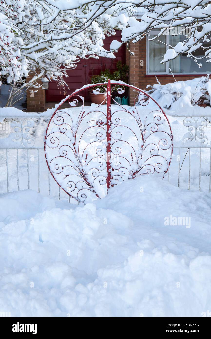 Wrought iron gates in snow hi-res stock photography and images - Alamy