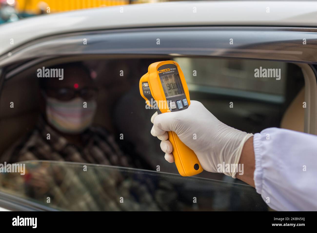 Temperature gun hi-res stock photography and images - Alamy