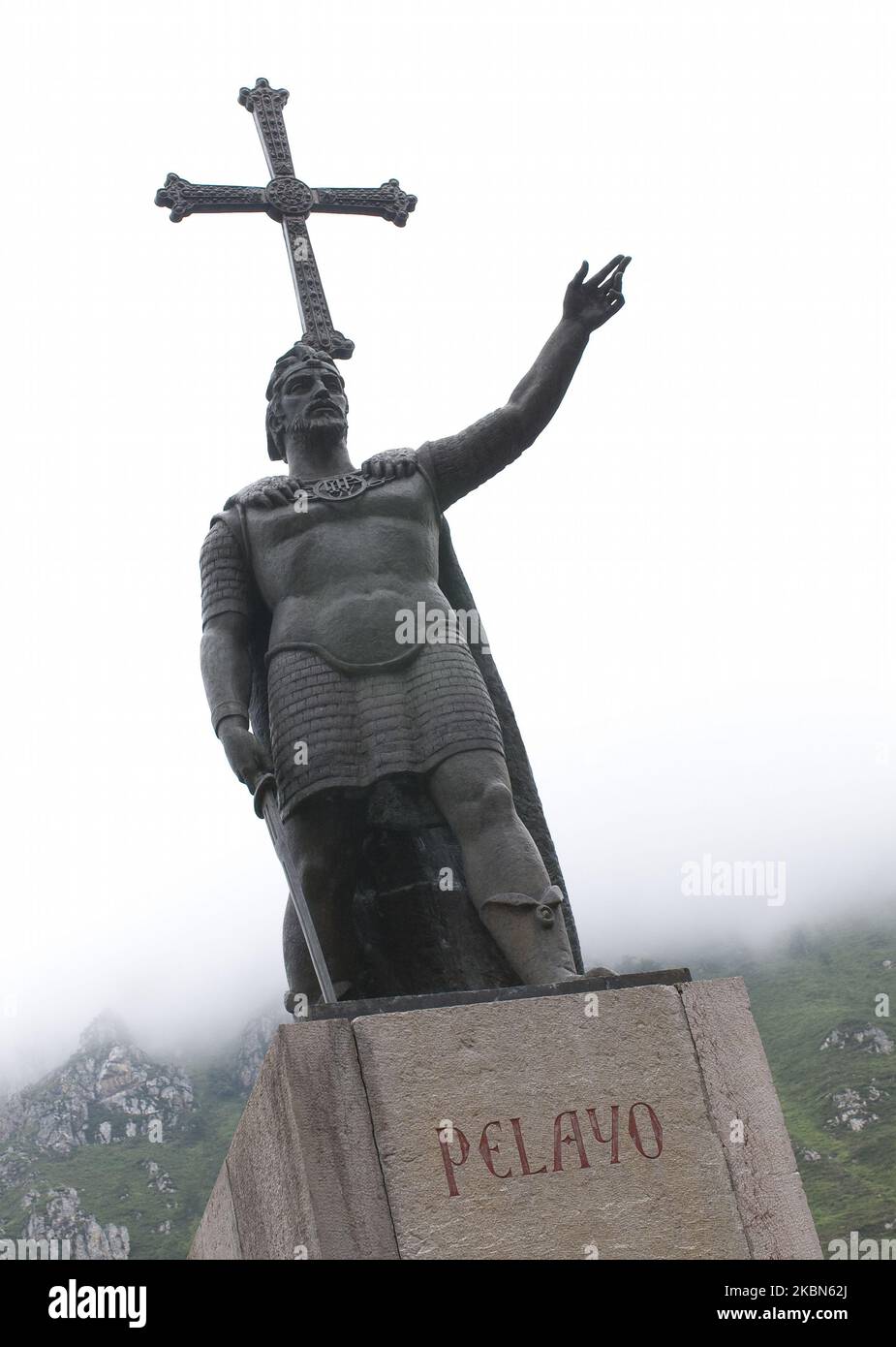 Don pelayo statue hi-res stock photography and images - Alamy