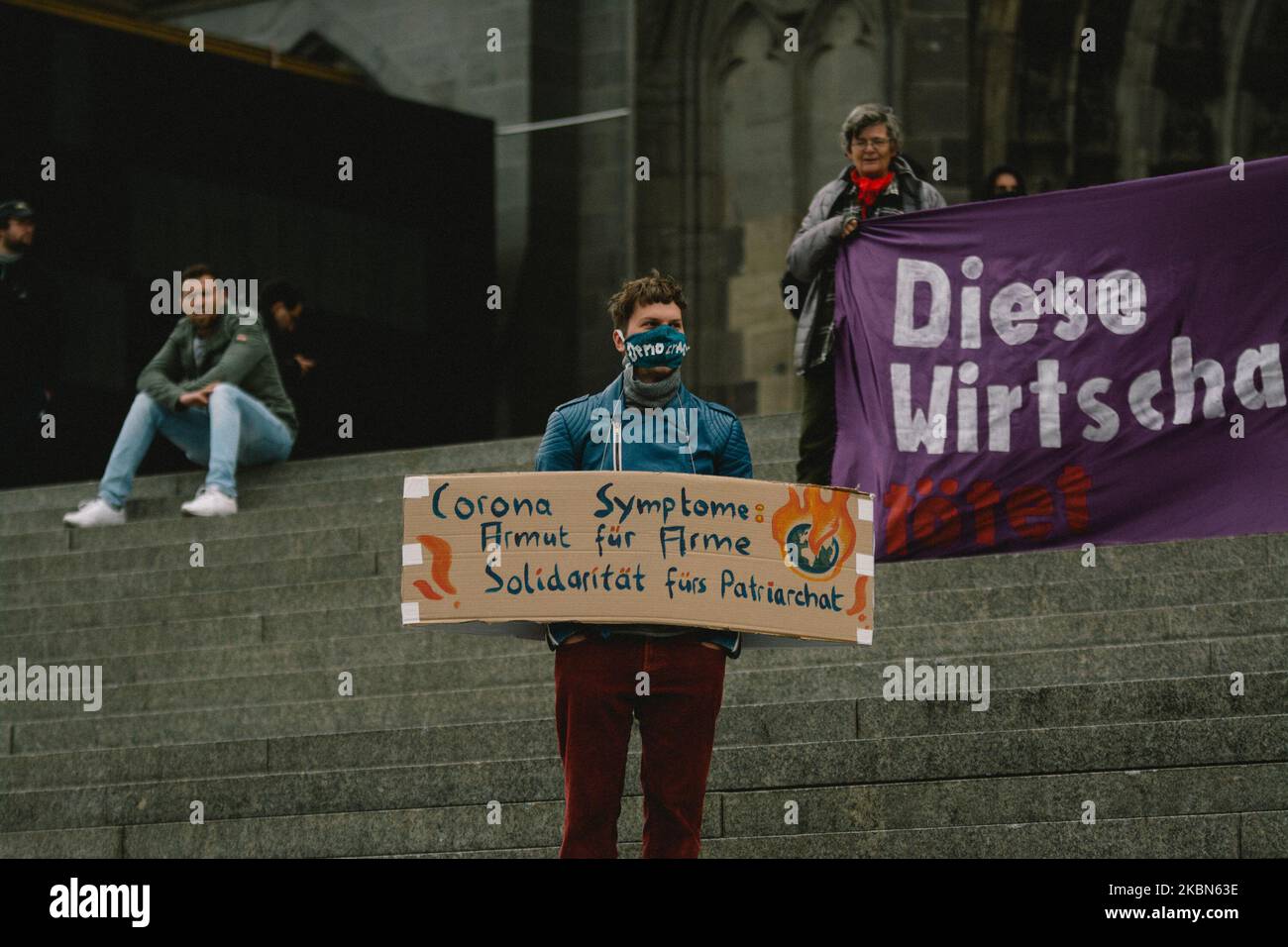 Solidate hi-res stock photography and images - Alamy