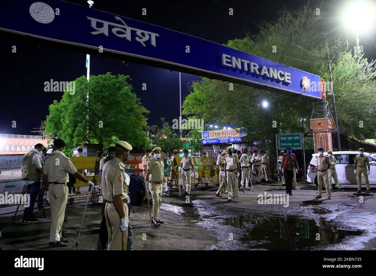 India railway station guard hi-res stock photography and images - Alamy