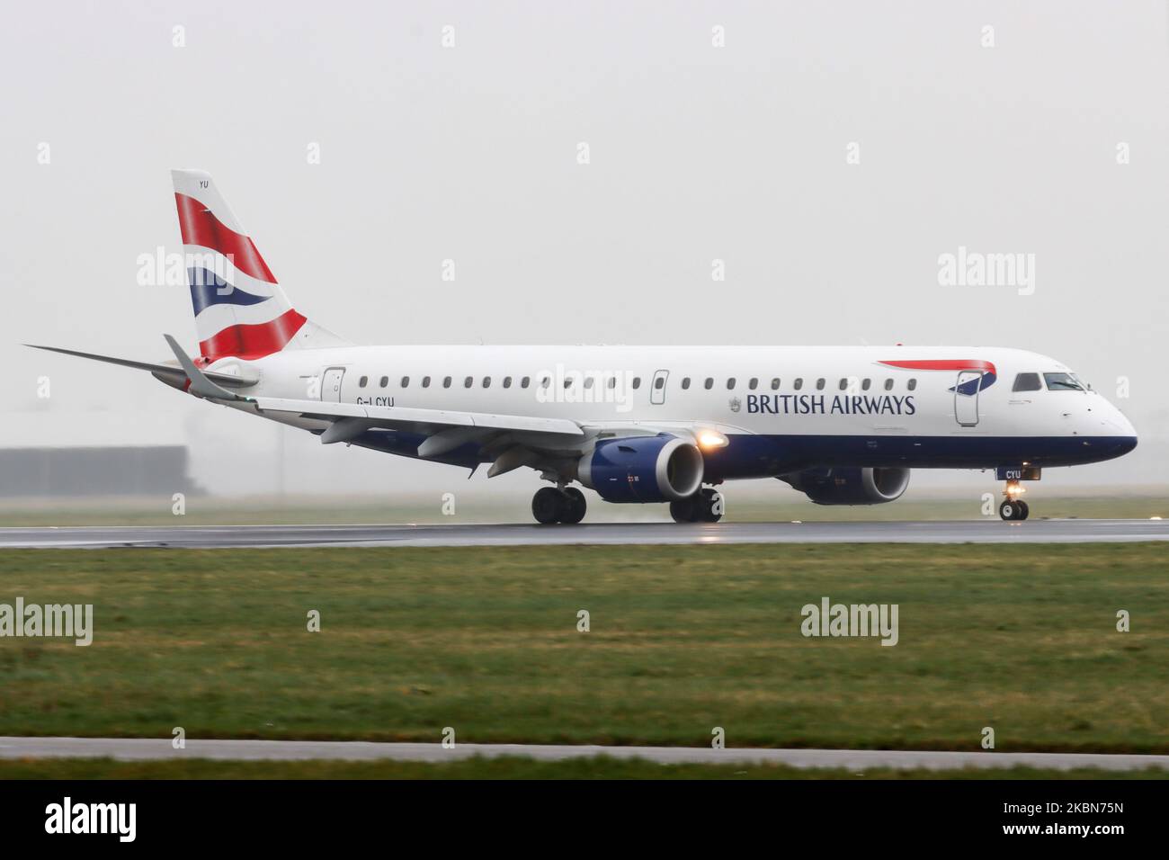 British airways embraer e190 hi-res stock photography and images - Alamy