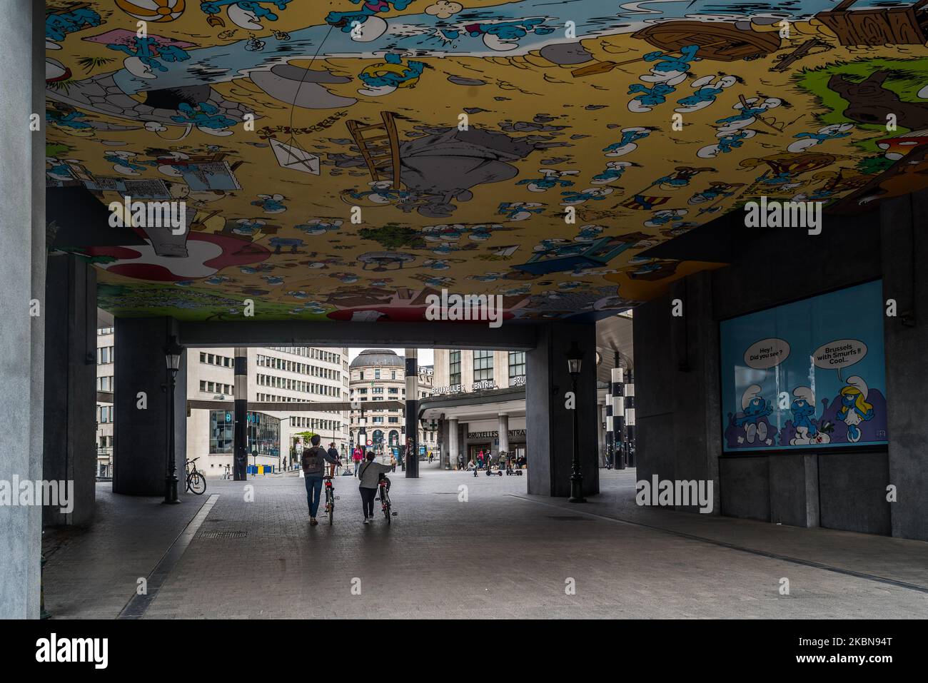 The entrance of the station can be seen, everyone has to wear a mouth ...