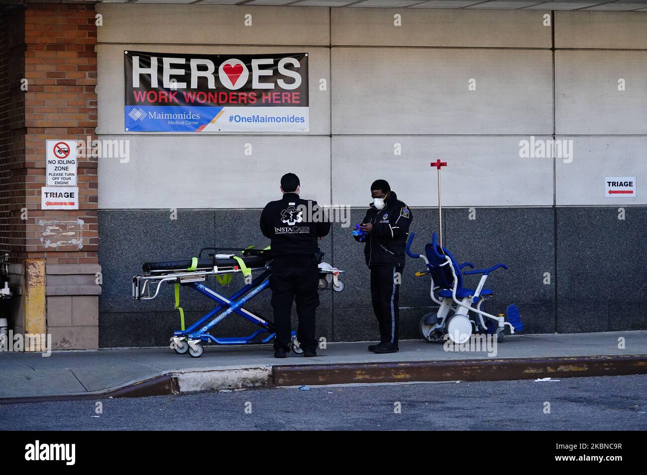 Emt personnels hi-res stock photography and images - Alamy