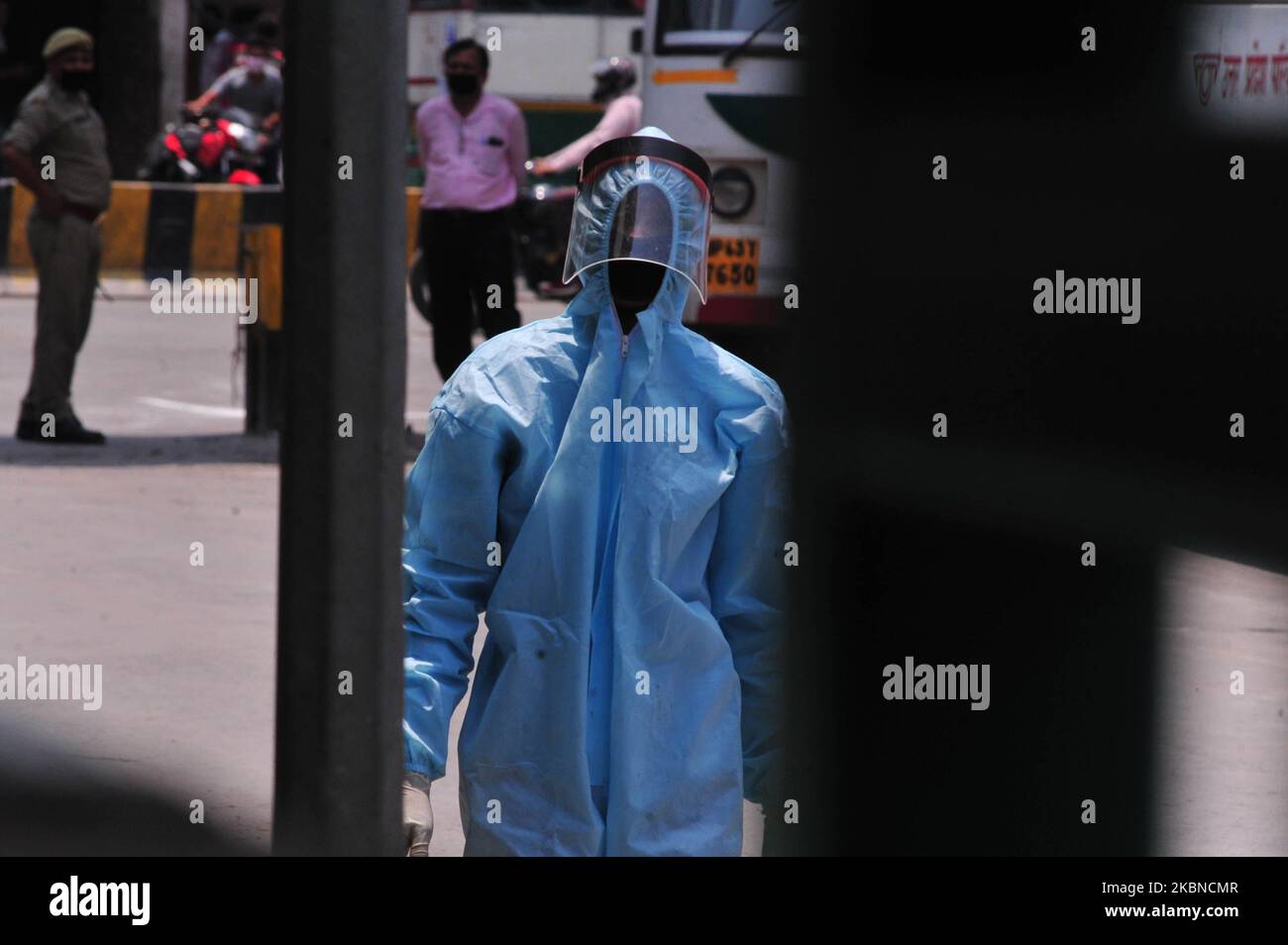Checkup of migrant workers hi-res stock photography and images - Alamy