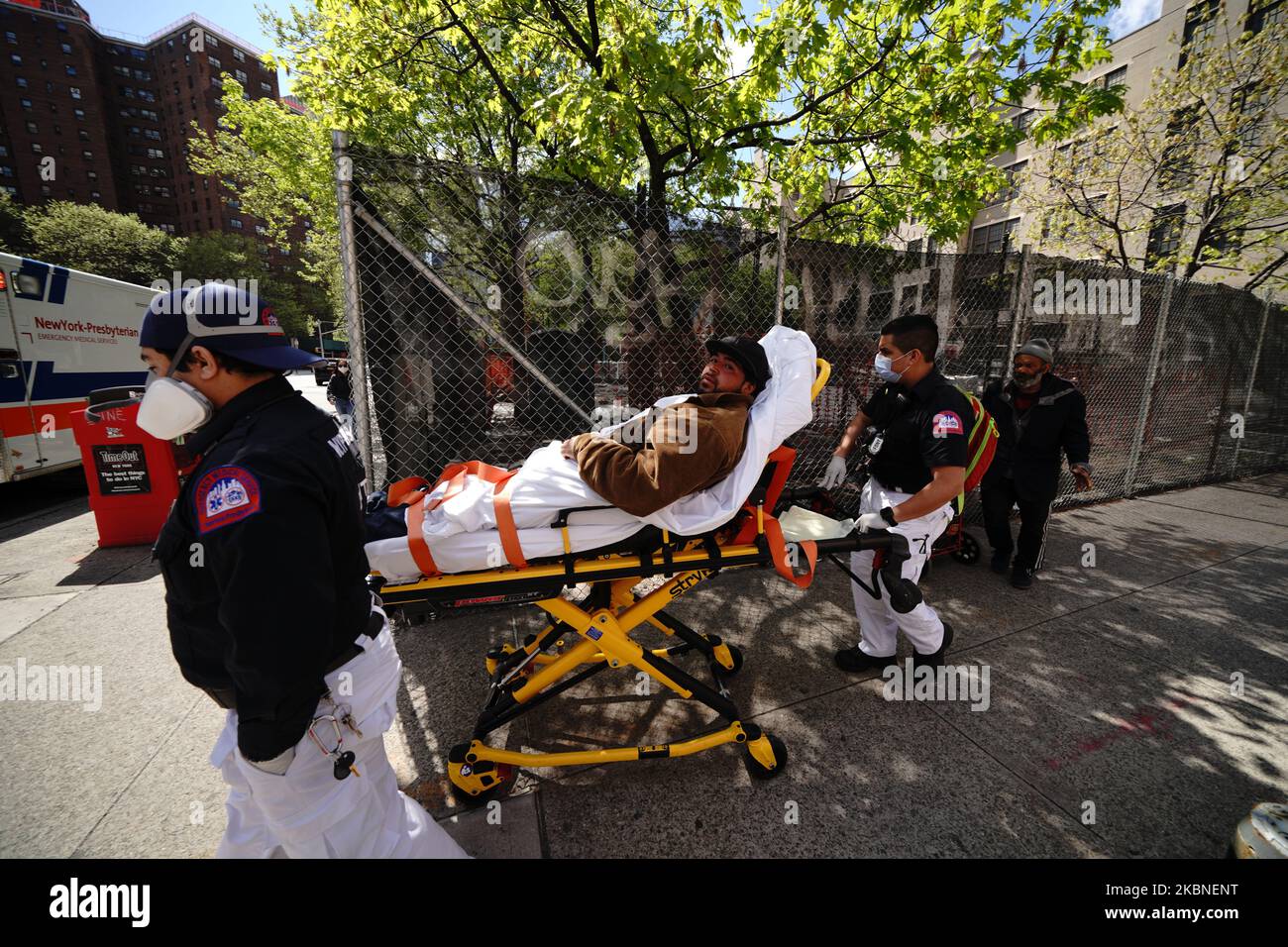 Emt personnels hi-res stock photography and images - Alamy