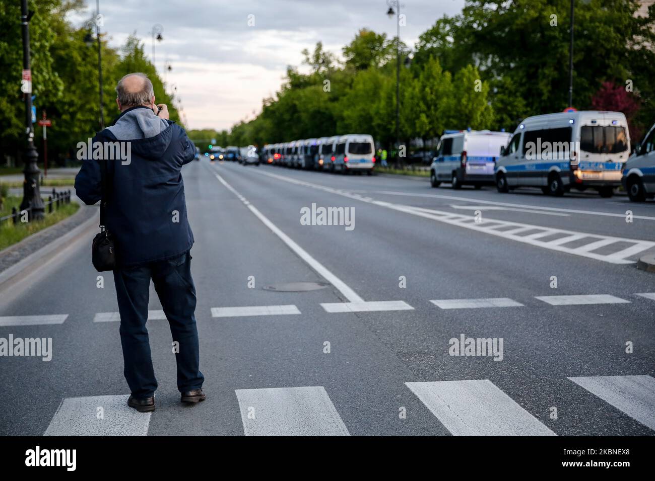 Surprised passerby hi-res stock photography and images - Alamy