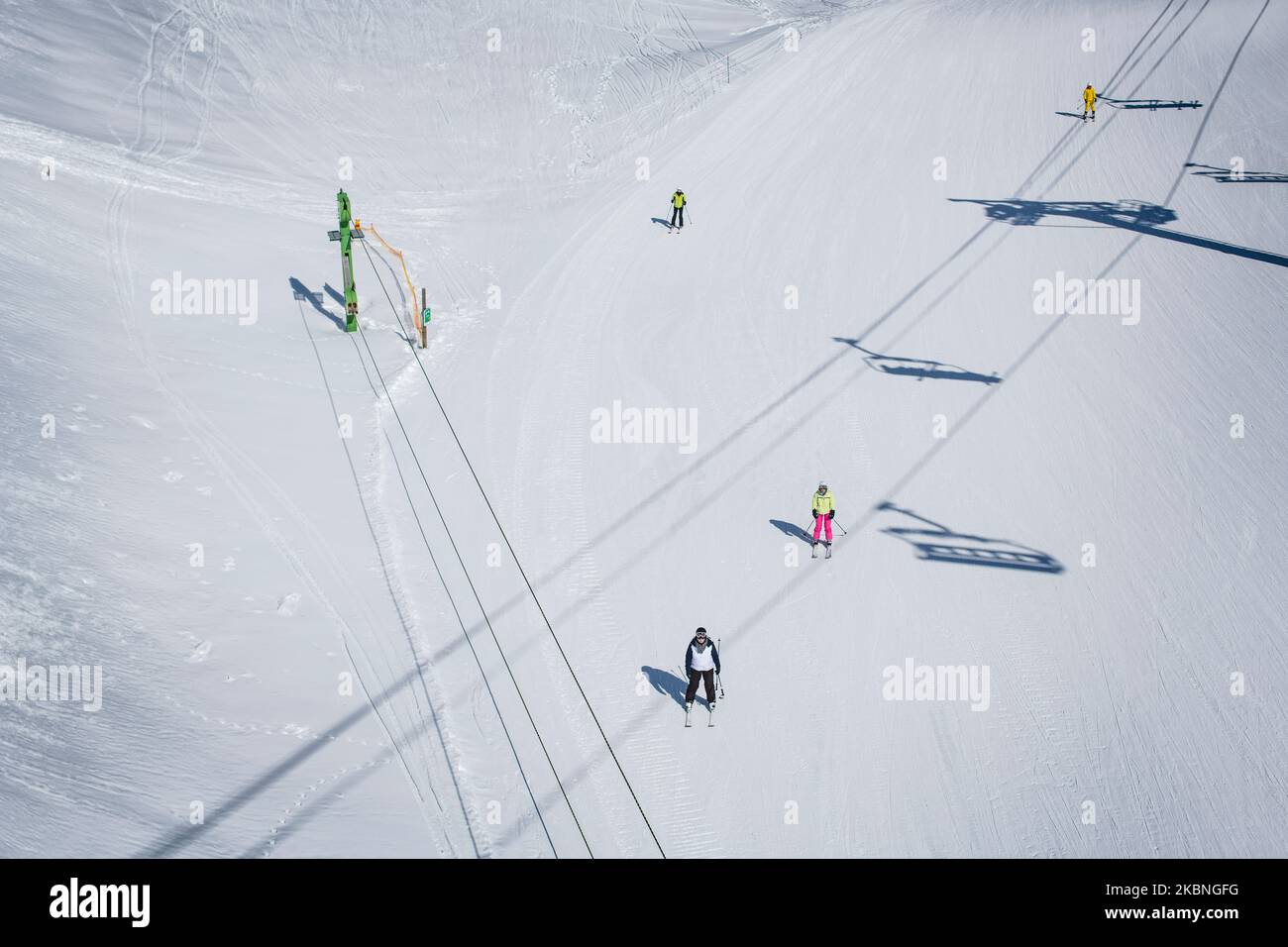 Tired skiers hi-res stock photography and images - Alamy