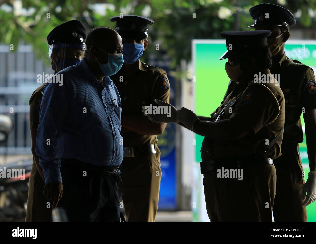 Sri lankan commuter hi-res stock photography and images - Alamy