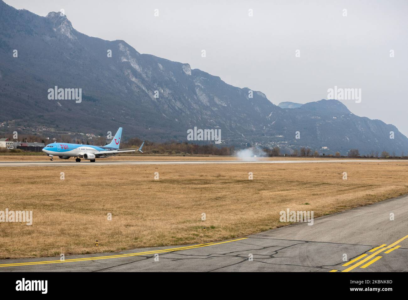 Tui Boeing - 777 plane landing in mountainous airport of Chambéry ...