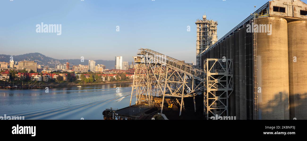 PORTLAND, OREGON, USA - Oct. 14, 2022: Portlands elevator and ...