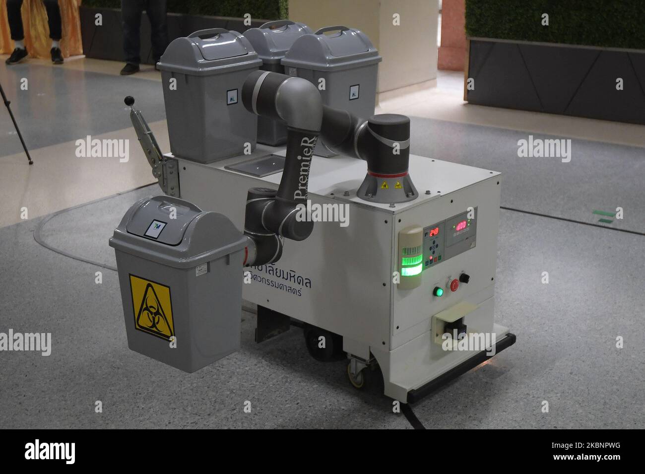 Presenting demonstration of how the robot works during the opening ...