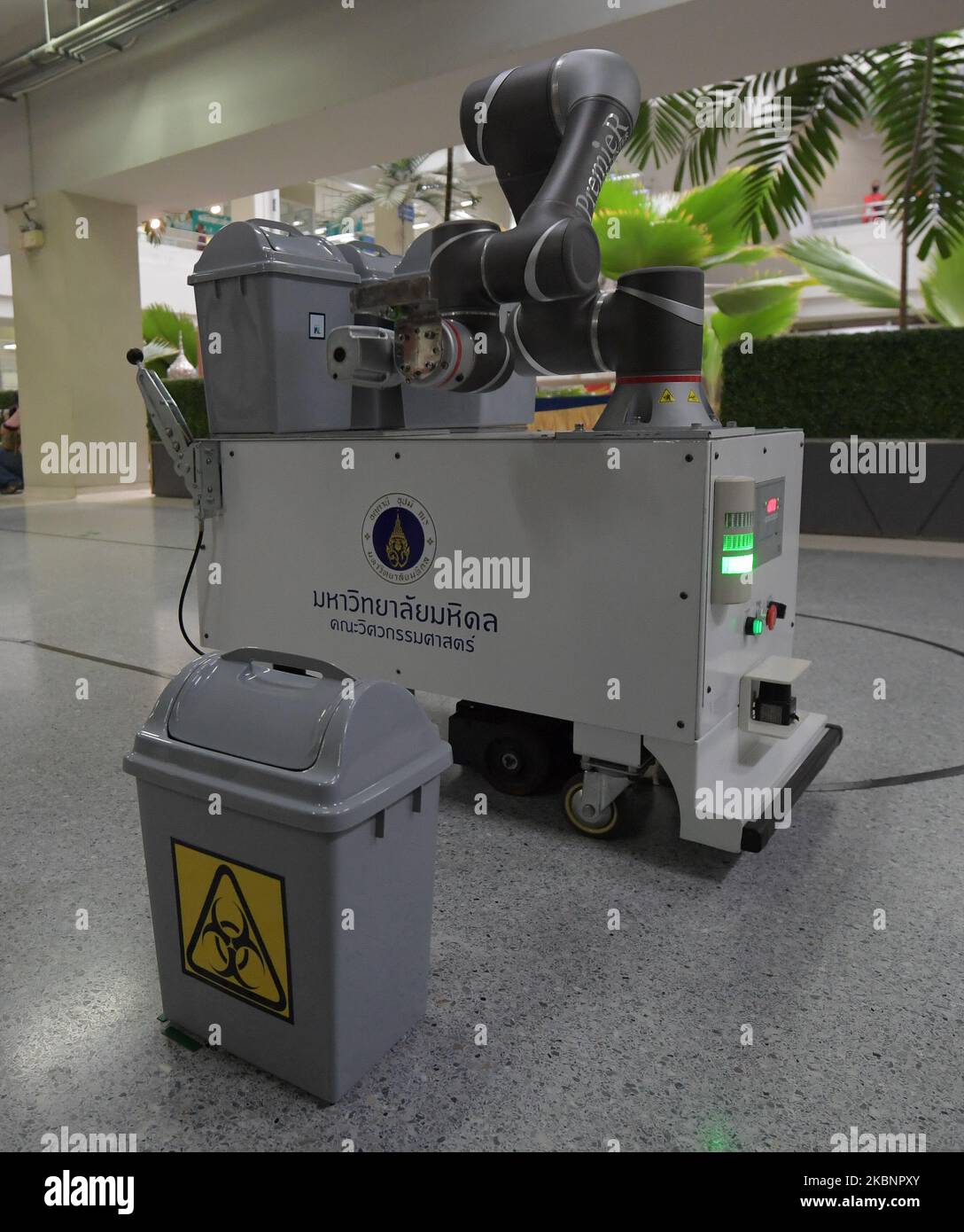 Presenting demonstration of how the robot works during the opening ...