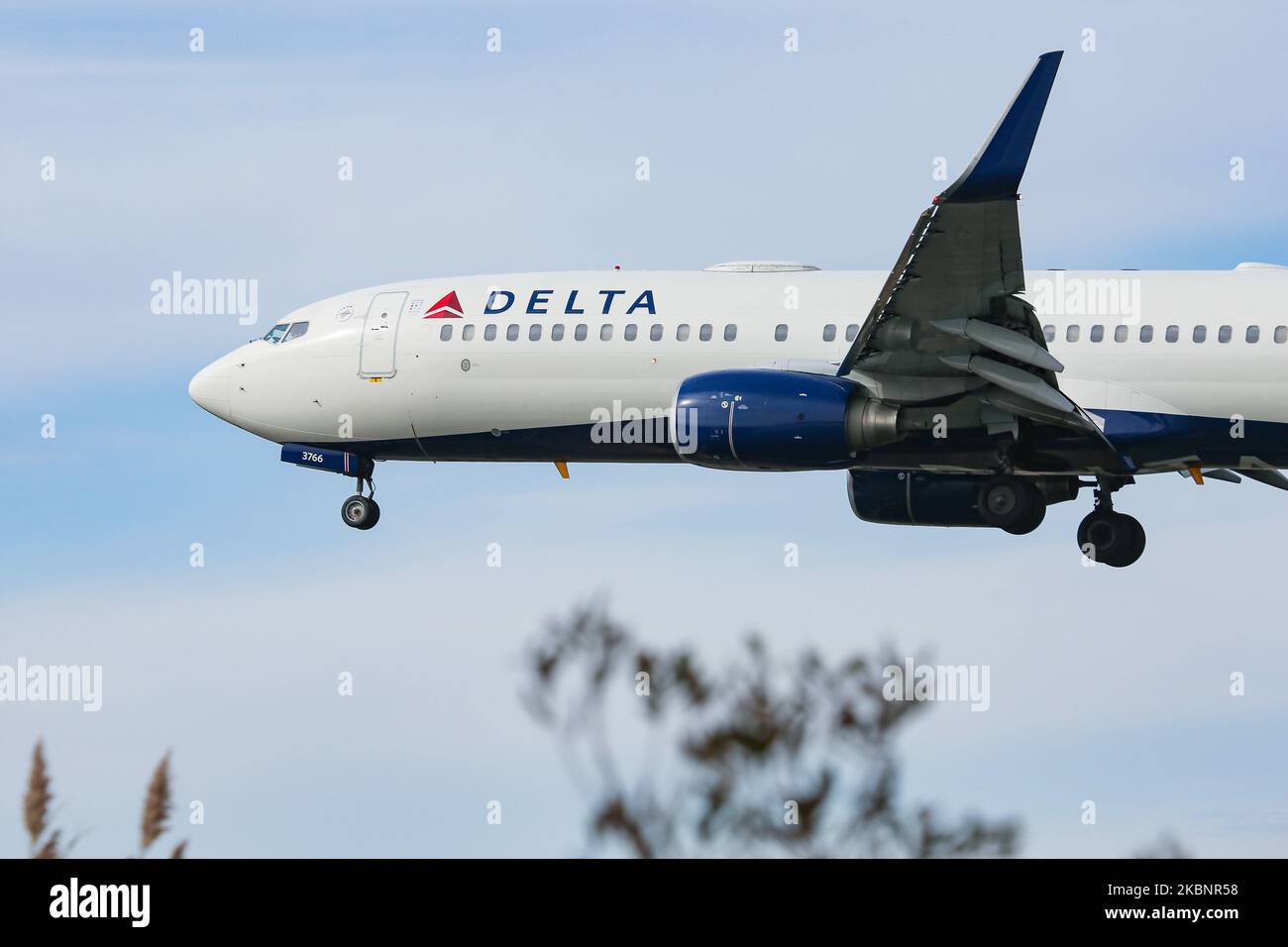Delta Air Lines Boeing 737-800 commercial aircraft as seen on final ...