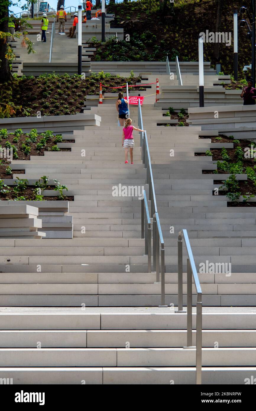 Opened eden park stair hi-res stock photography and images - Alamy