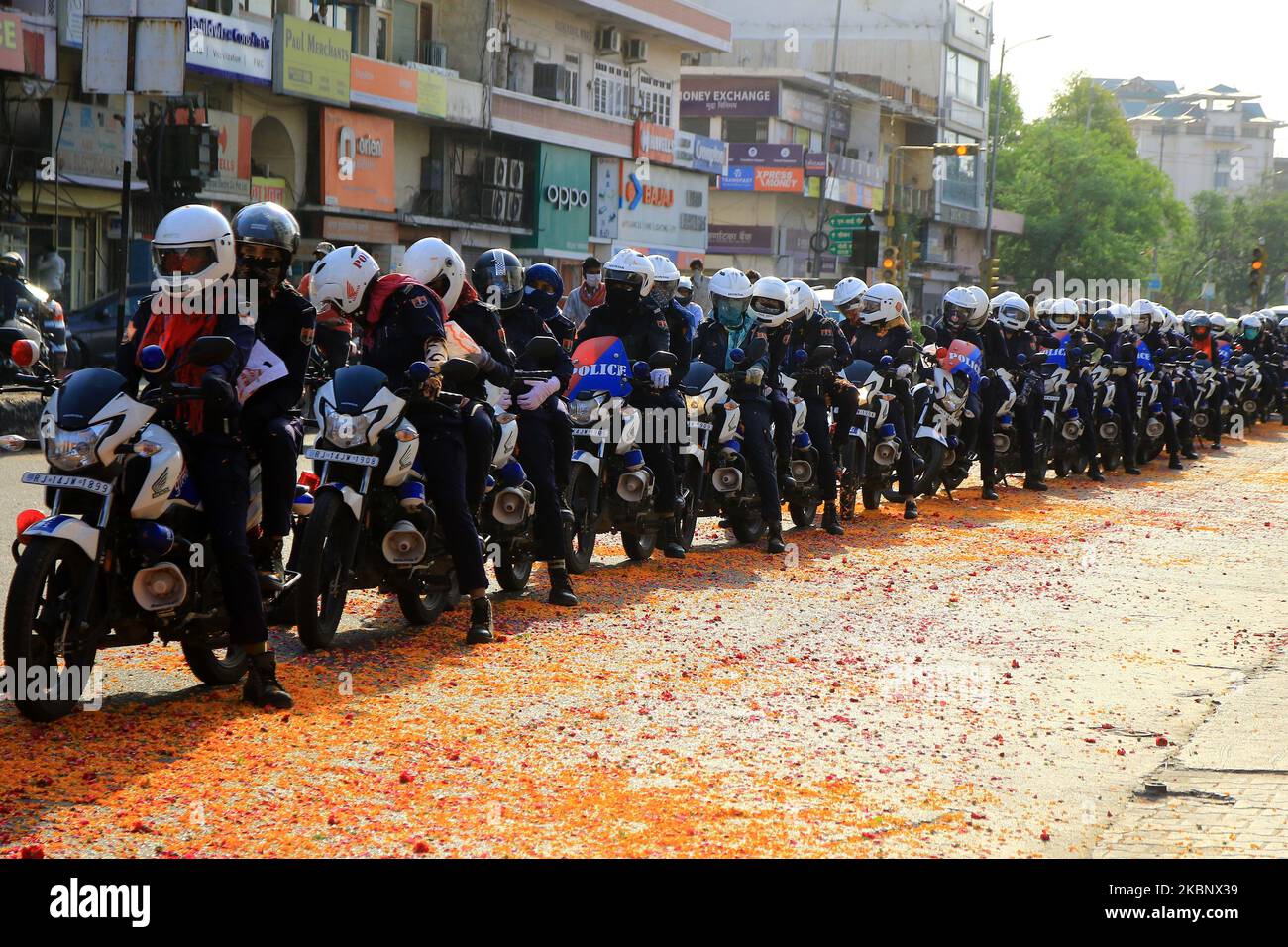 Women police personnel hi-res stock photography and images - Alamy