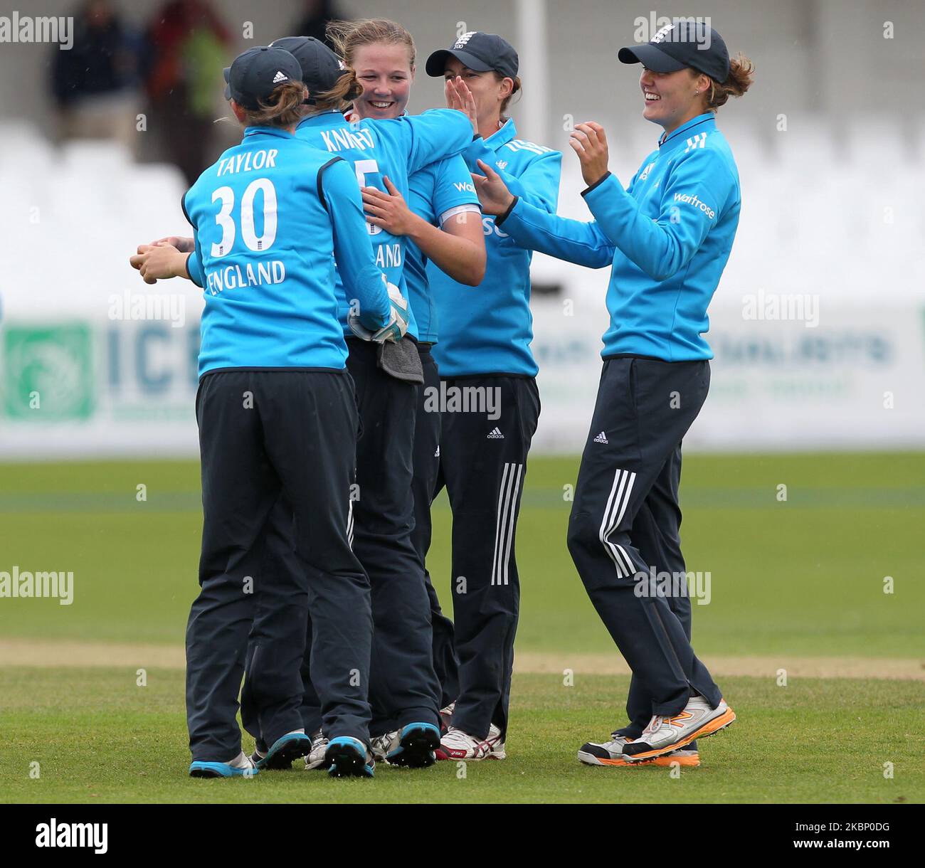 Anya Shrubsole of England celebrates with Heather Knight after taking ...