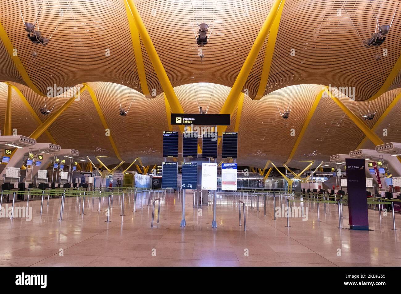 Madrid airport terminal 2 hi-res stock photography and images - Alamy