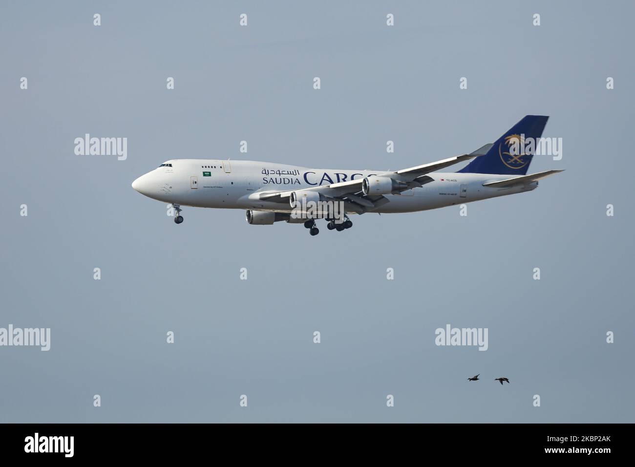 Saudi arabian airlines boeing 747 400f hi-res stock photography and ...