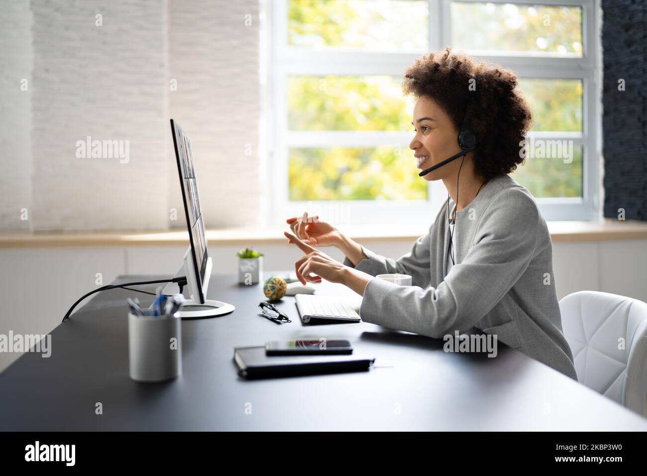 Business online happy female hi-res stock photography and images - Alamy