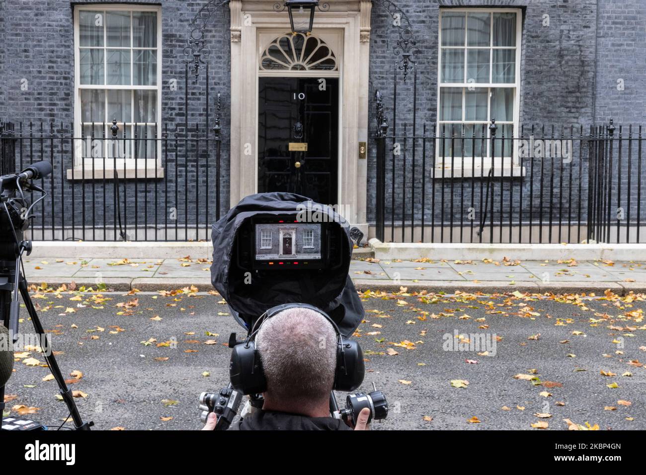 News organisations media gather outside No.10 Downing Street during the ...