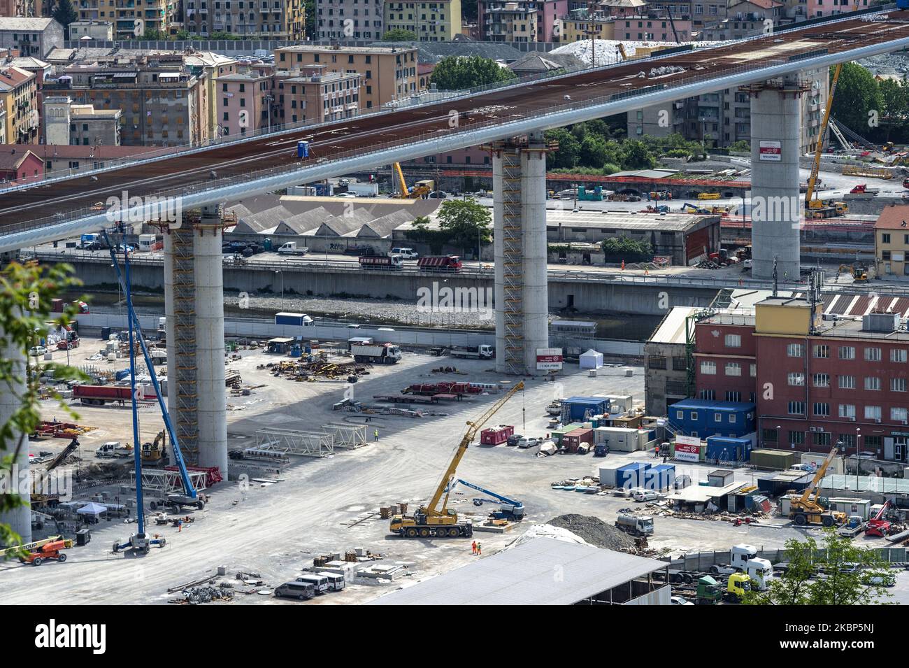 View of the new viaduct that will connect Genoa again from east to west ...