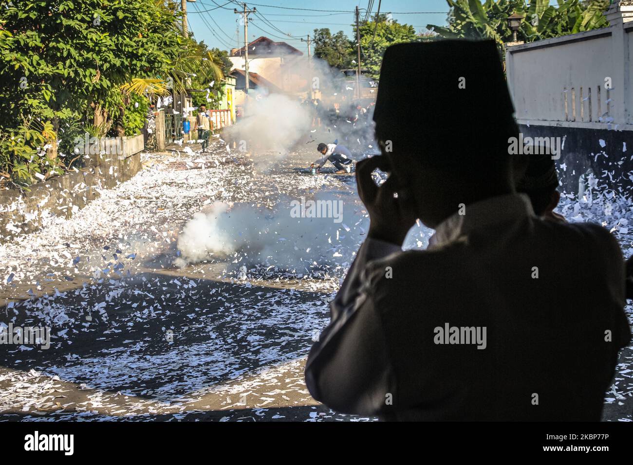 Indonesian Muslims lights up of firecracker during Eid al-Fitr amid ...