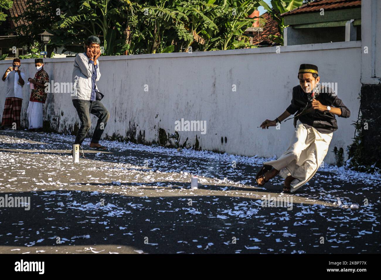 Indonesian Muslims lights up of firecracker during Eid al-Fitr amid ...