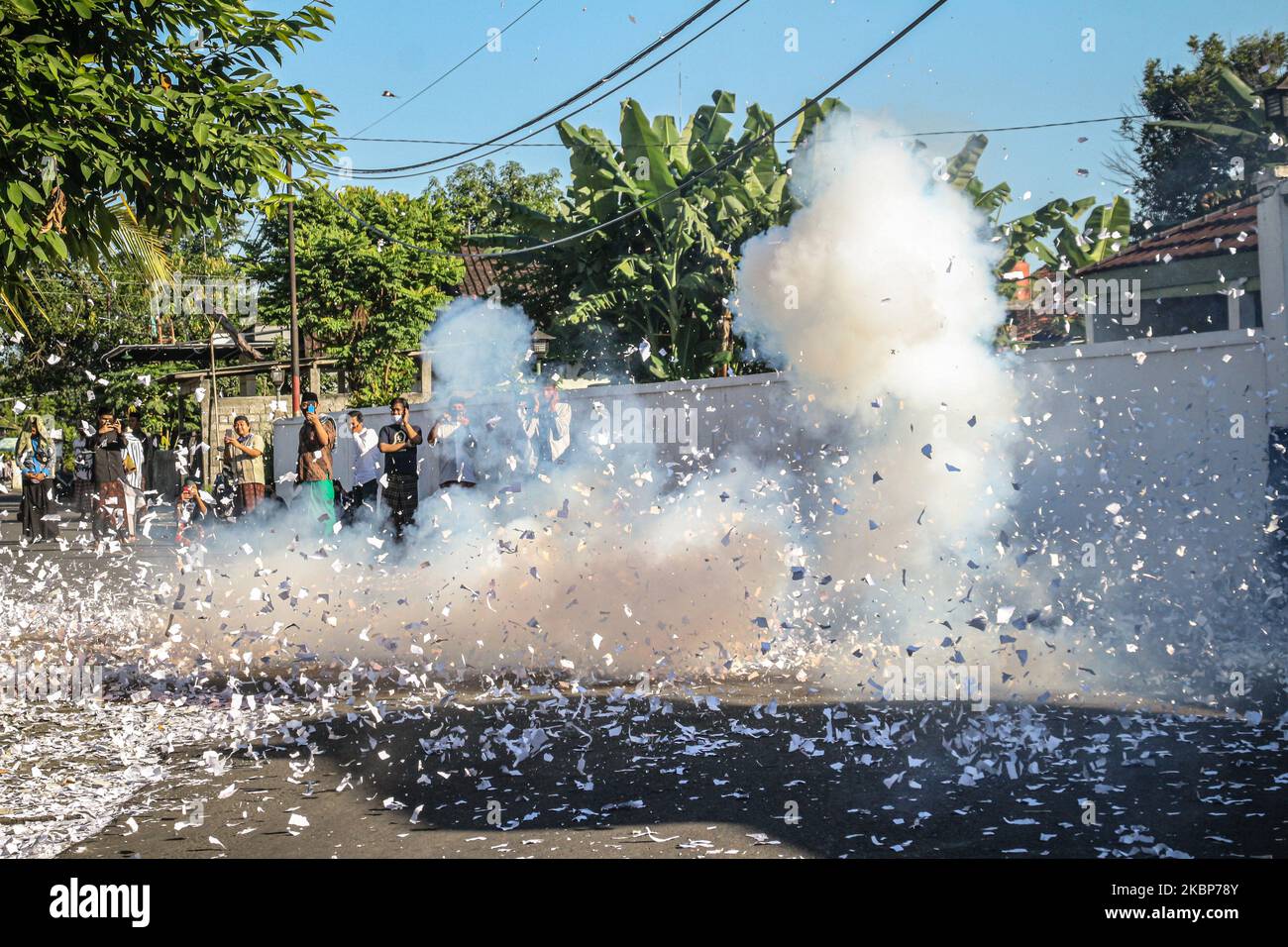 Indonesian Muslims lights up of firecracker during Eid al-Fitr amid ...