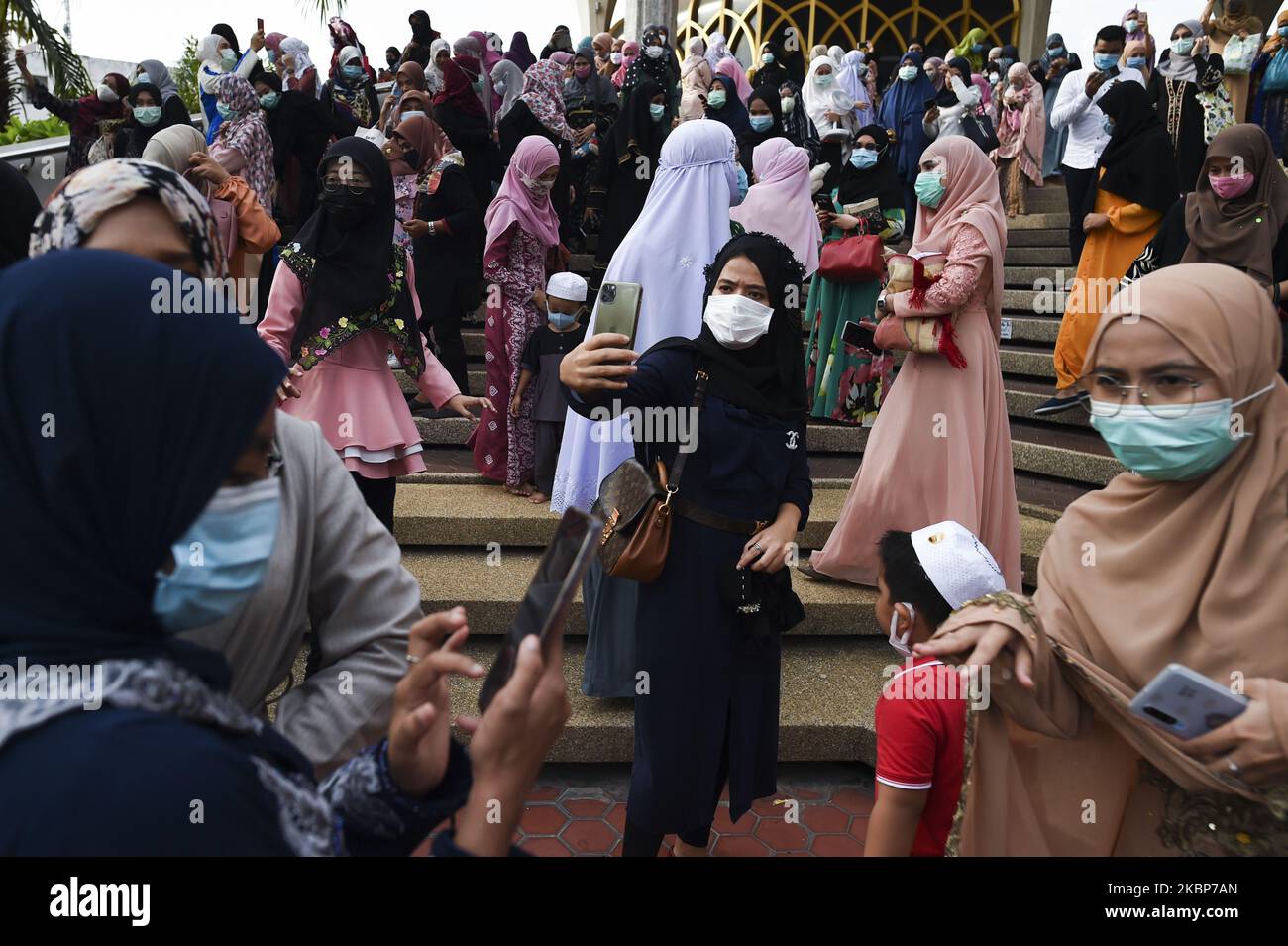 Thai muslims hi-res stock photography and images - Alamy