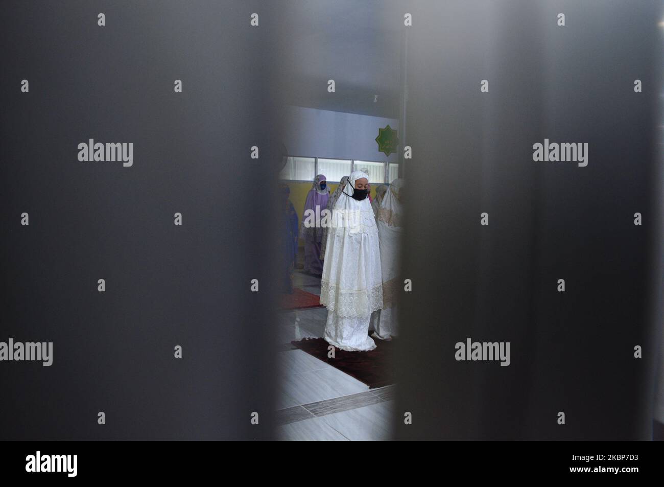 24 eid prayer hi-res stock photography and images - Alamy