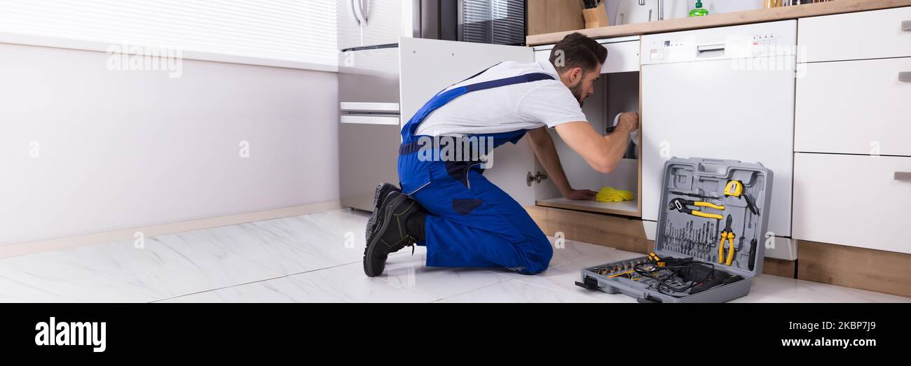 Installing pipe hi-res stock photography and images - Alamy