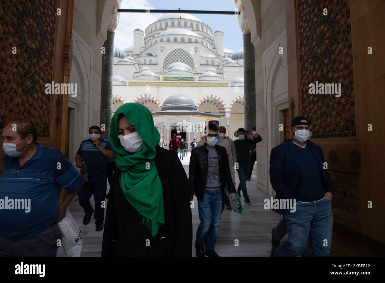 The worshipers perform Friday prayers in the largest mosque (ÇAMLICA ...