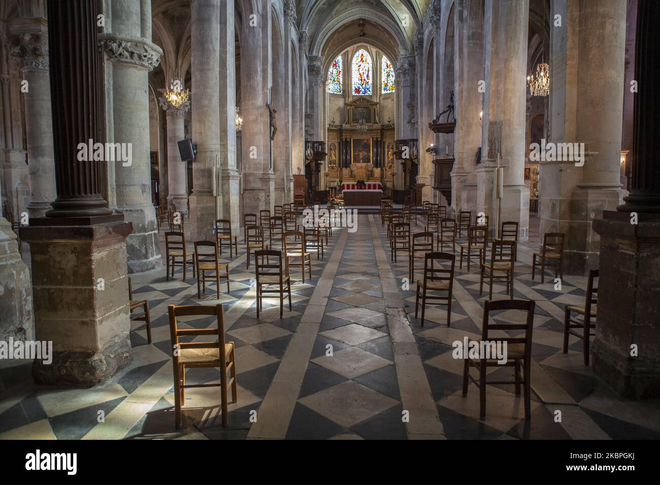 Coronavirus disease 2019 french churches hi-res stock photography and ...