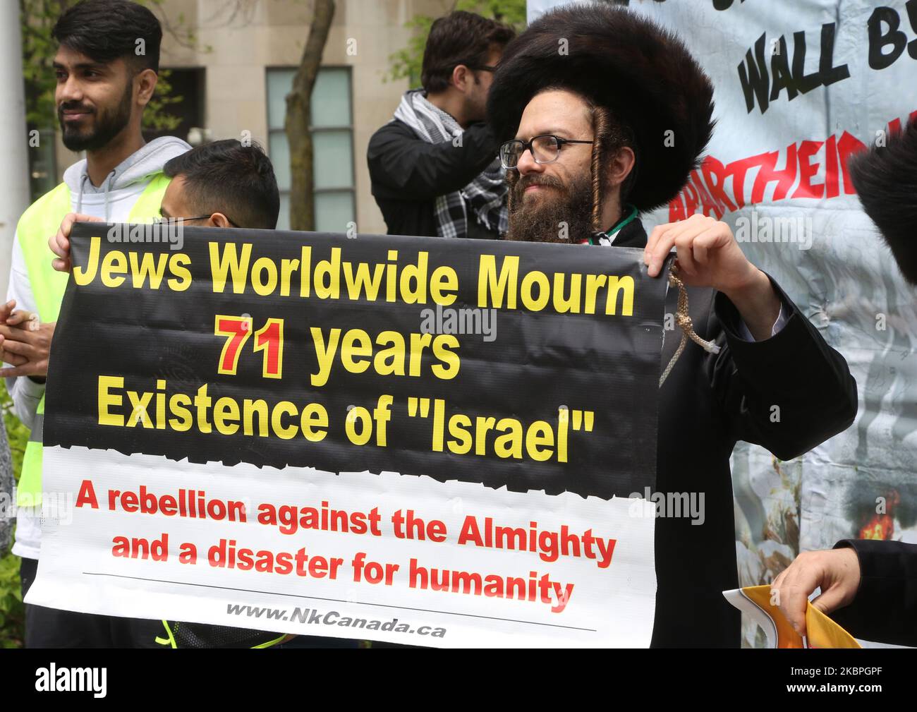 Ultra-Orthodox Jewish rabbi protests against Israel during the Al Quds ...
