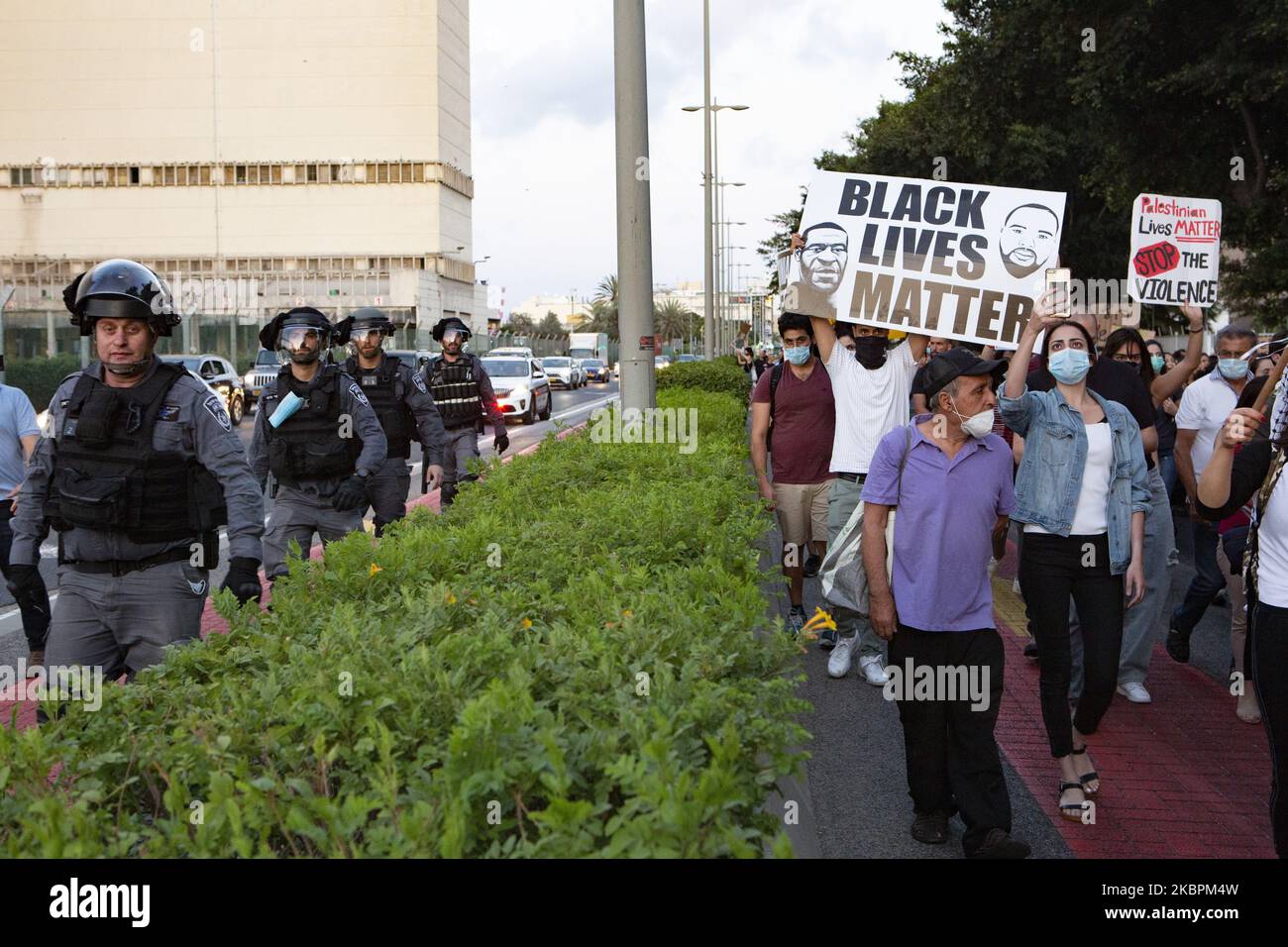 Hundreds of Palestinian citizens of Israel protested in the city of ...