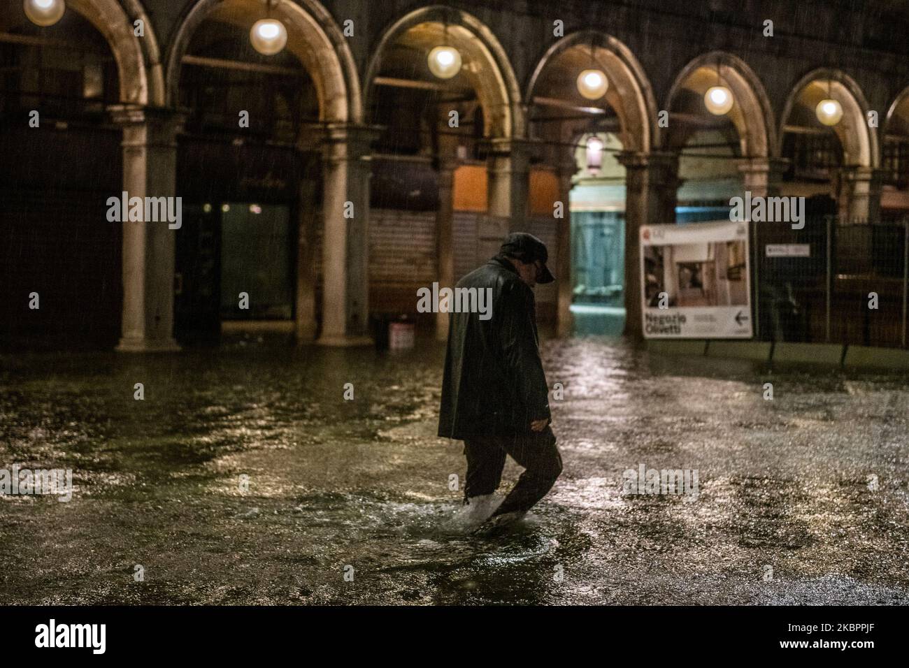 Walking trough s hi-res stock photography and images - Alamy