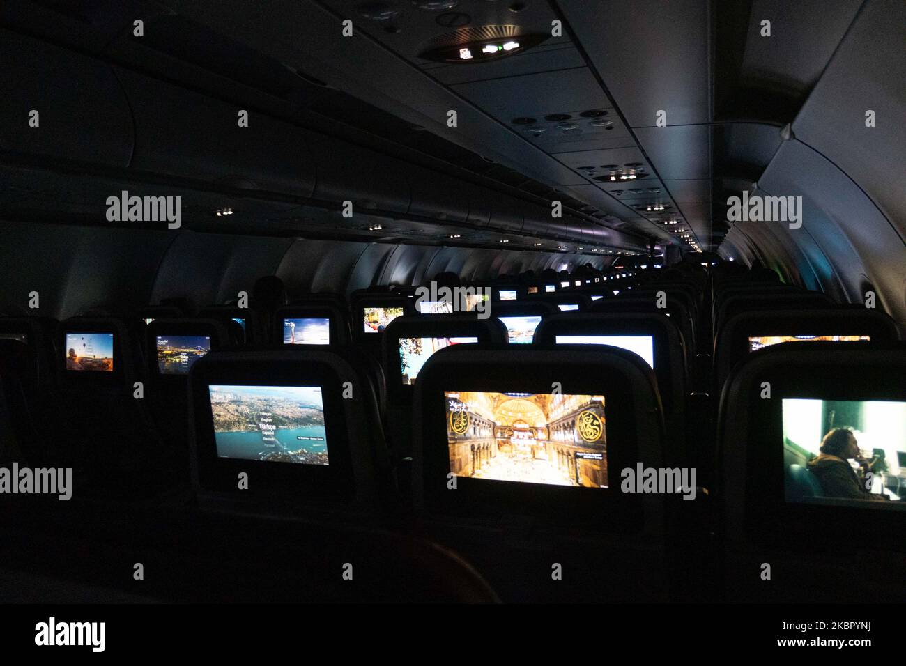 Airbus a321 interior hi-res stock photography and images - Alamy