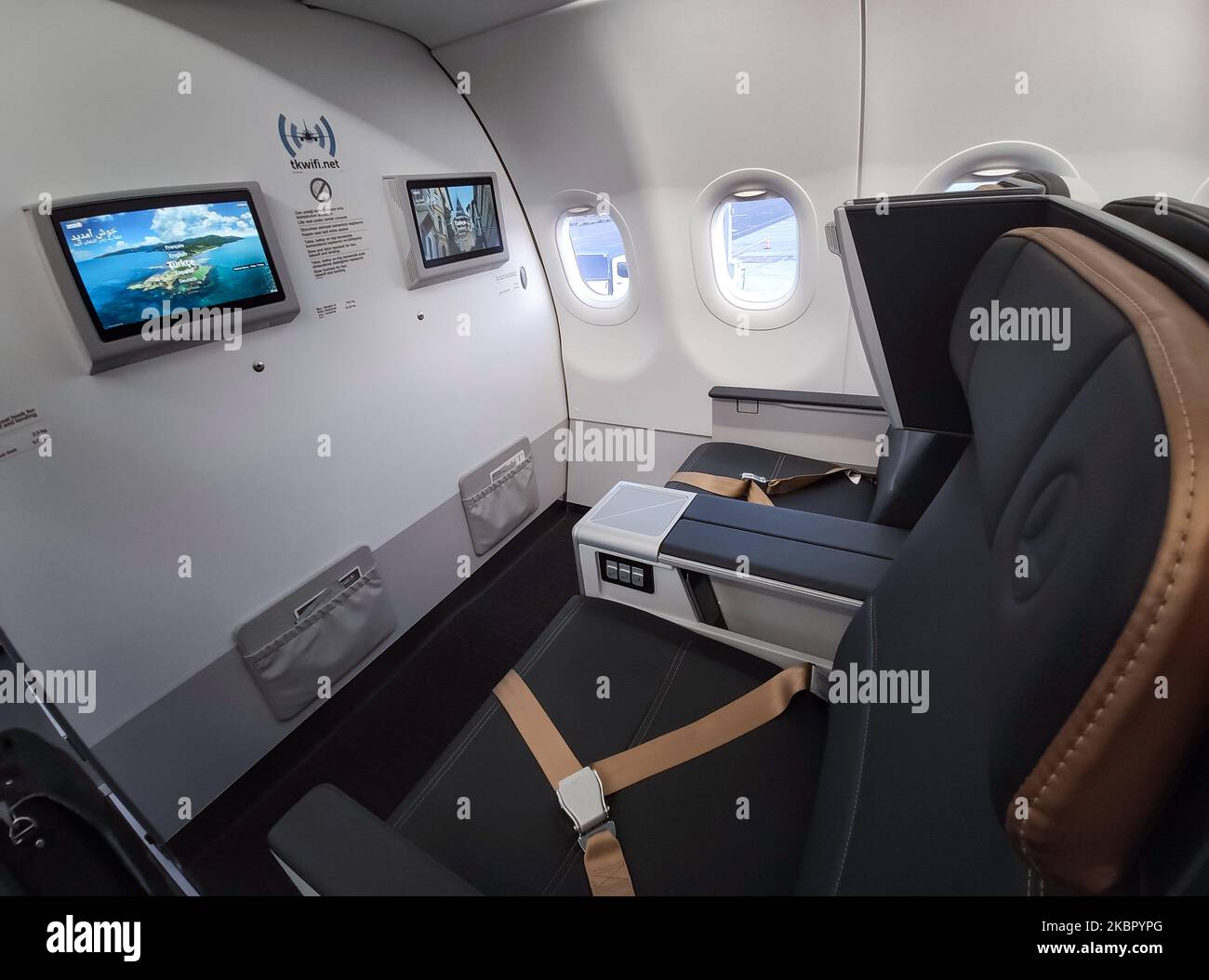 Business Class seats in an Airbus A321NEO. Flying with Turkish Airlines ...