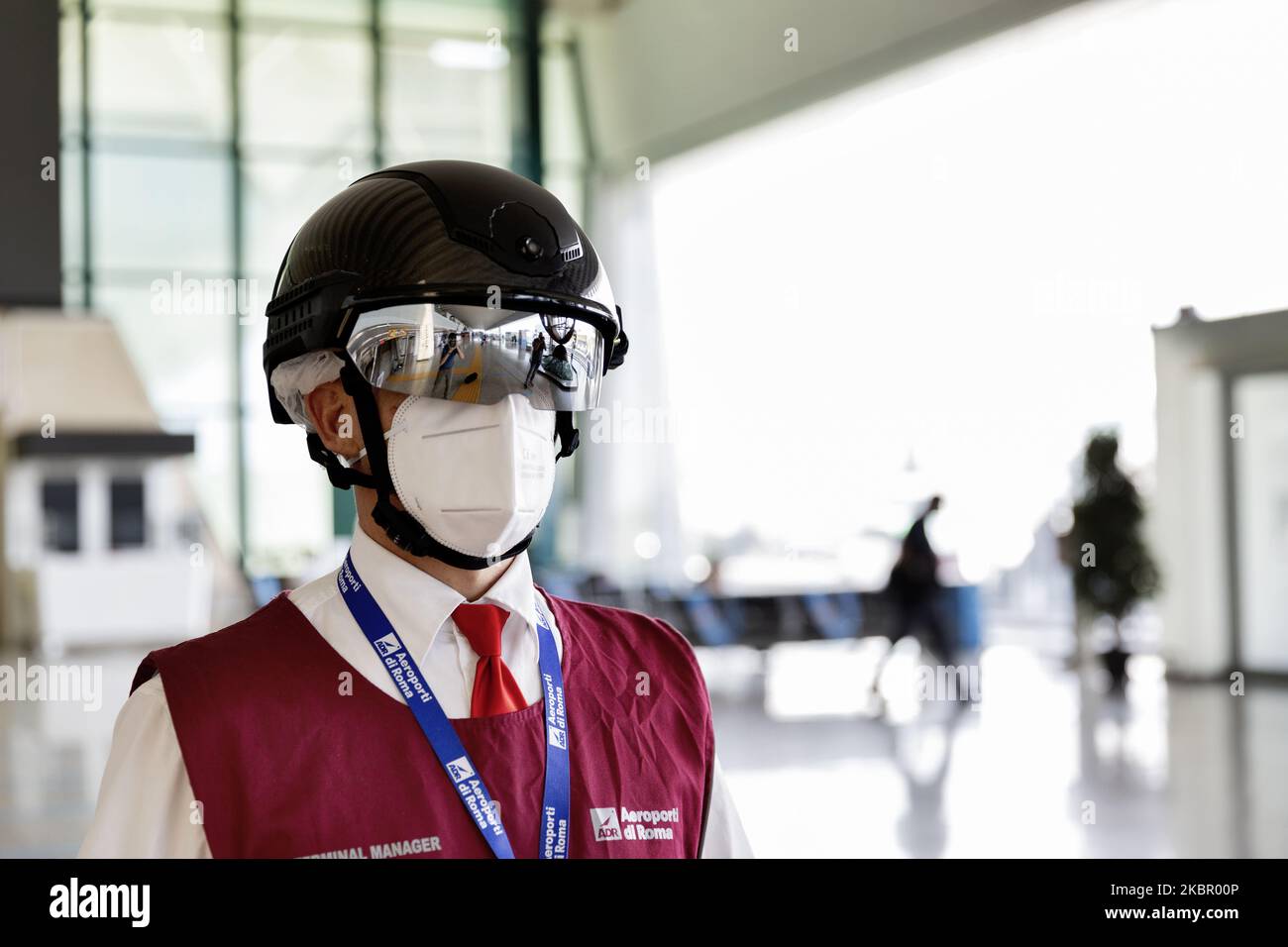 A security member of the international airport of Roma Leonardo Da ...