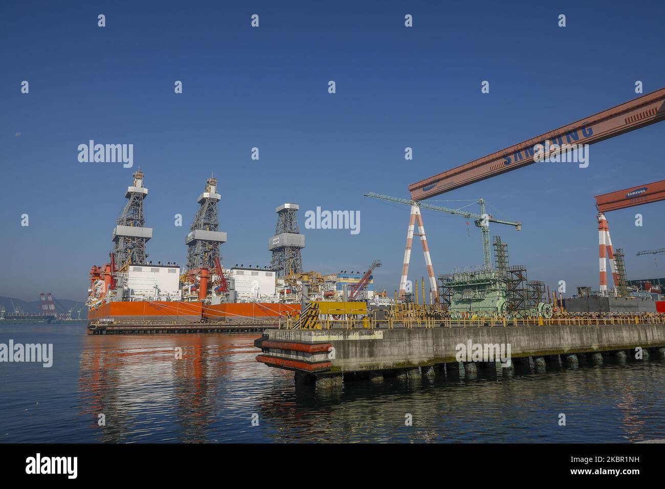 A View Scene of 3 Drillships wait for deliver vessel at SHI (Samsung ...
