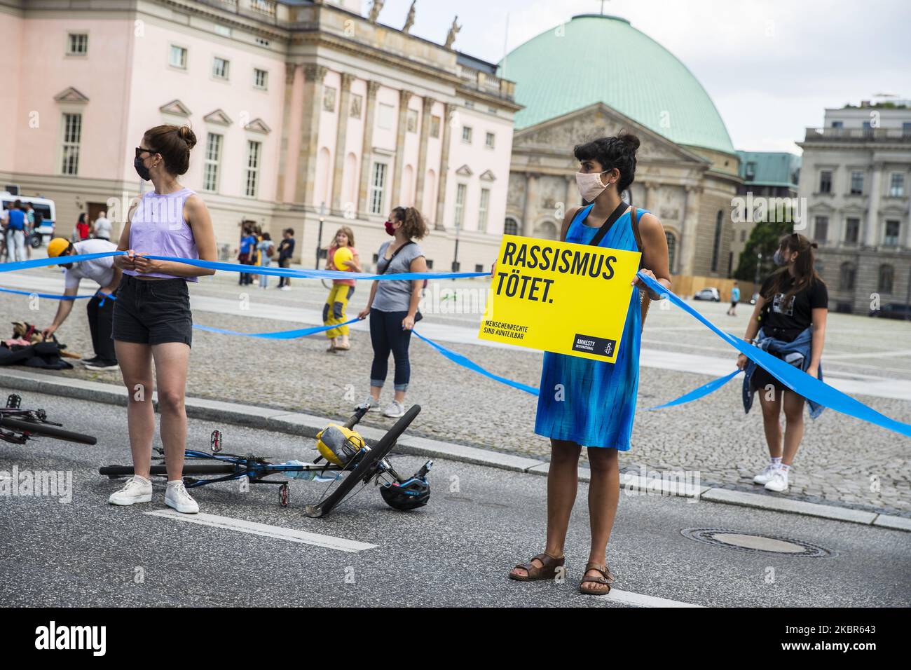 Social injustice hi-res stock photography and images - Alamy