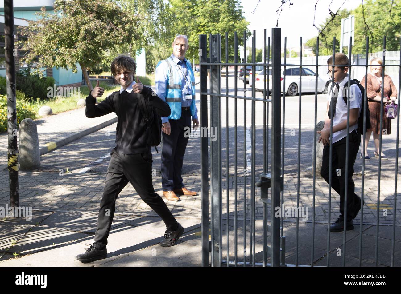 Year 10 pupils enter the gate. Ortu Gable Hall School in Corringham ...