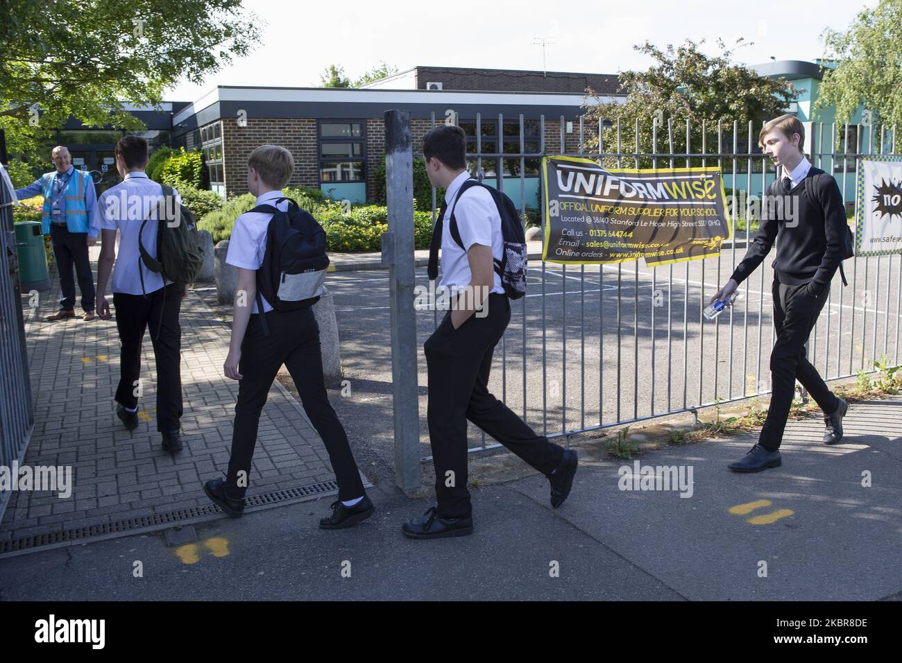 Year 10 pupils enter the school. Ortu Gable Hall School in Corringham ...