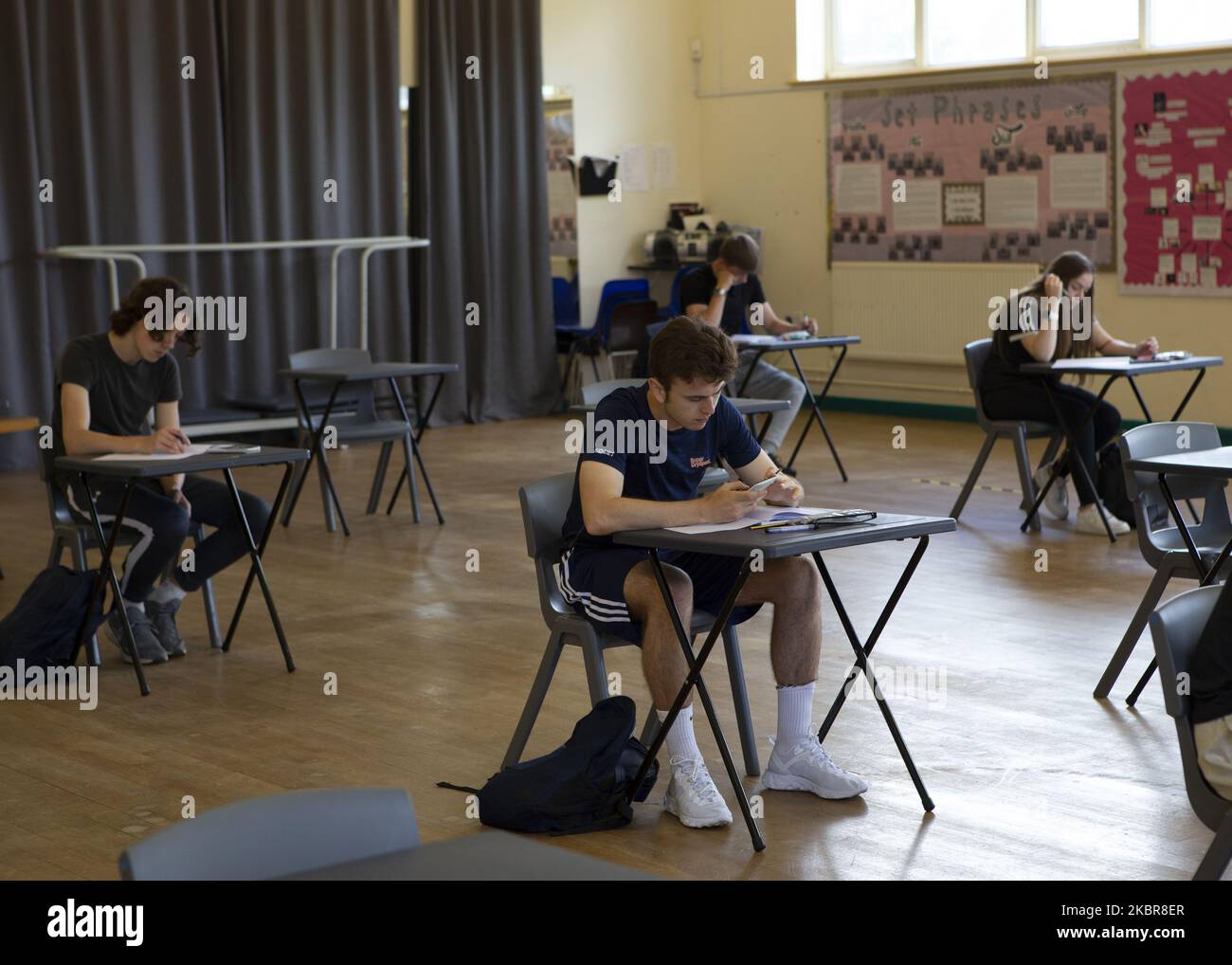 A group of Year 12 pupils working. Ortu Gable Hall School in Corringham ...